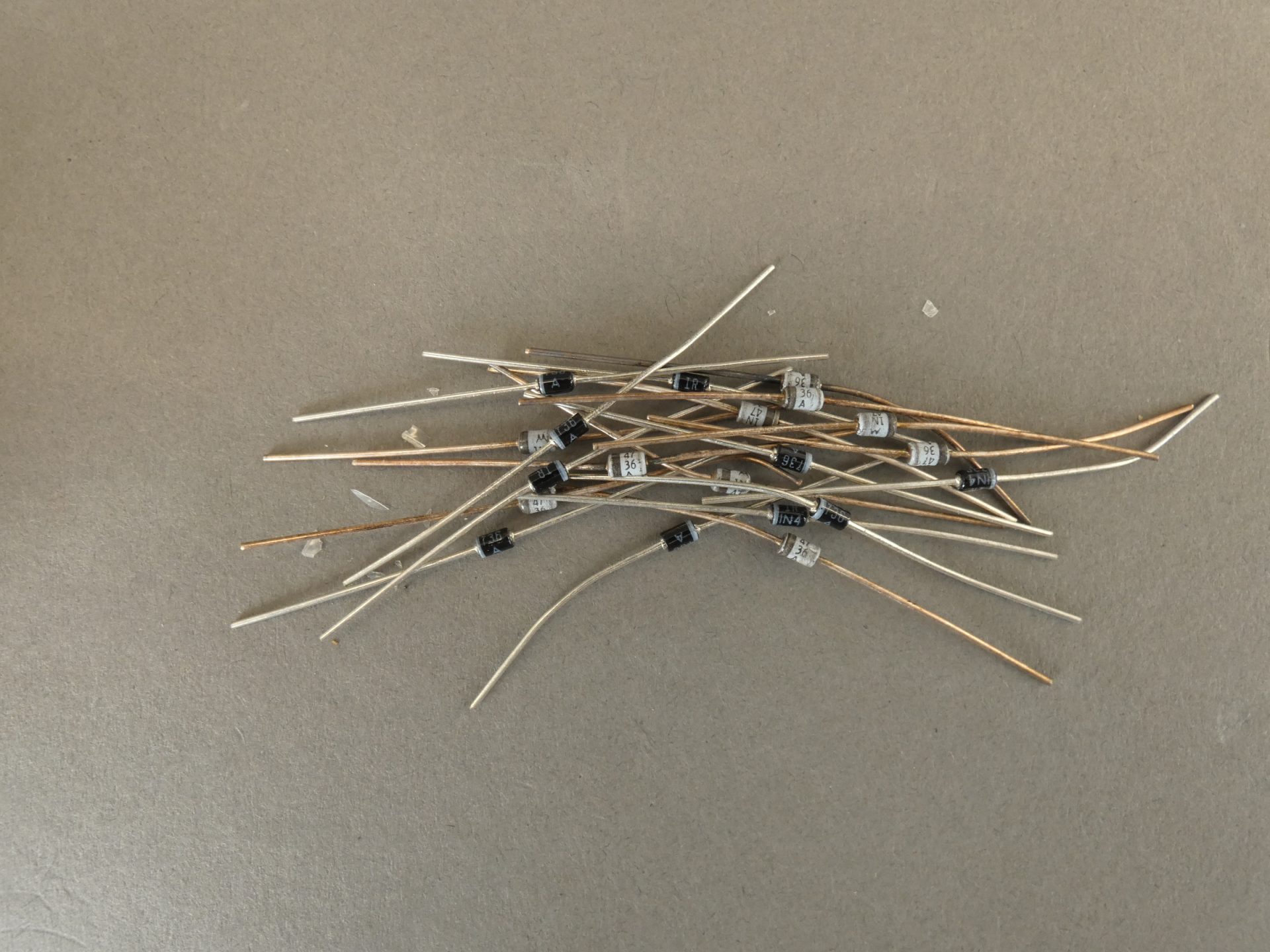 *Lot of 20* ON Semiconductor 1N4736A Zener Diodes 6.8V 1W ZENER 5% ...