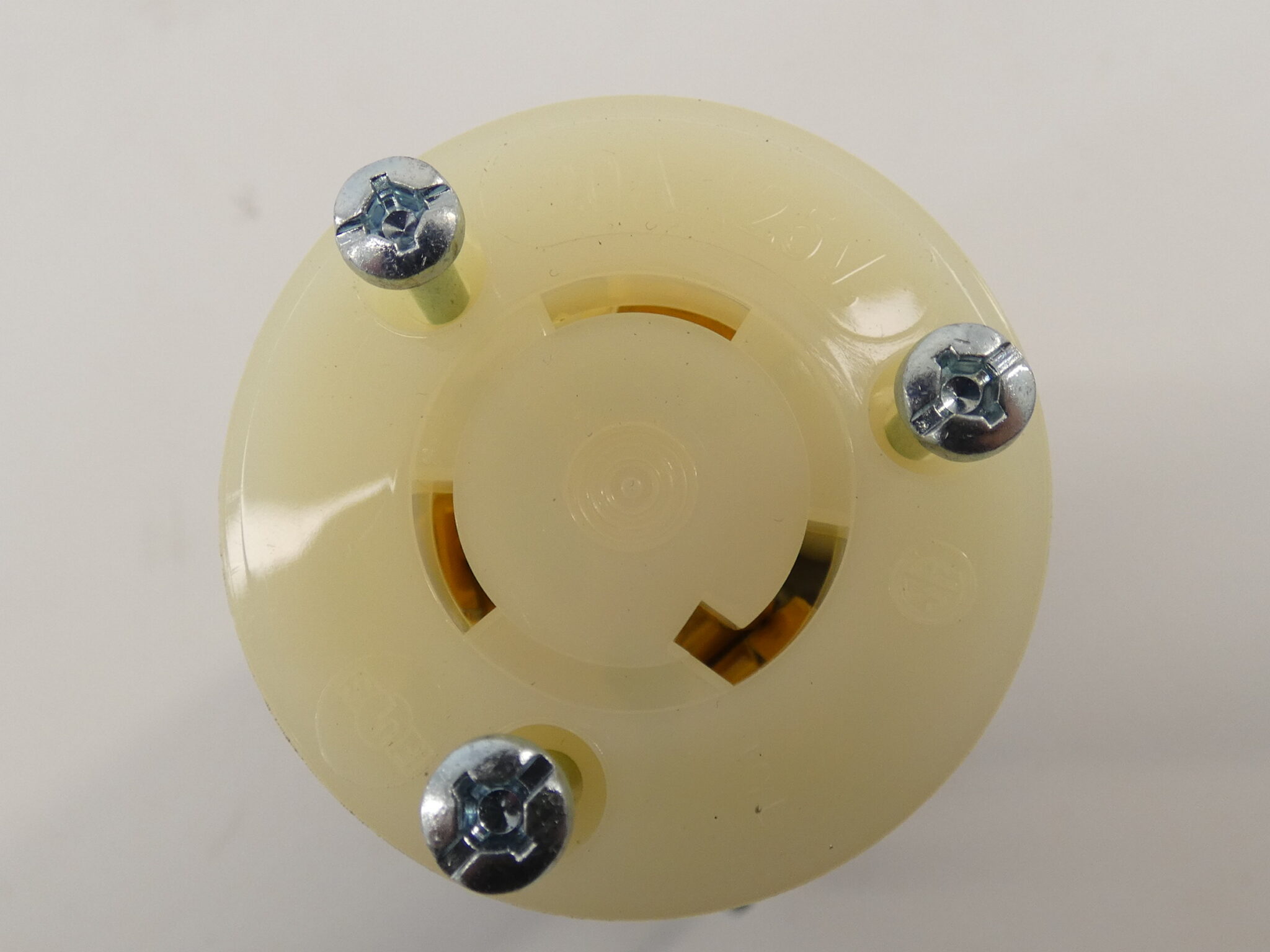 Hubbell HBL2313 Connector, 20A, 125V, 2P – GPM Surplus