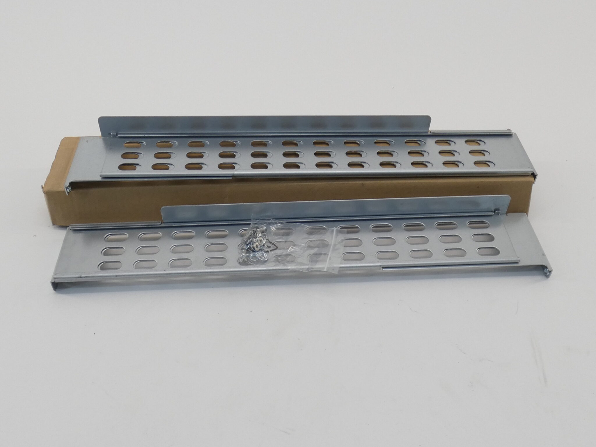 APC 0M-756H Sliding Rail Kit – GPM Surplus