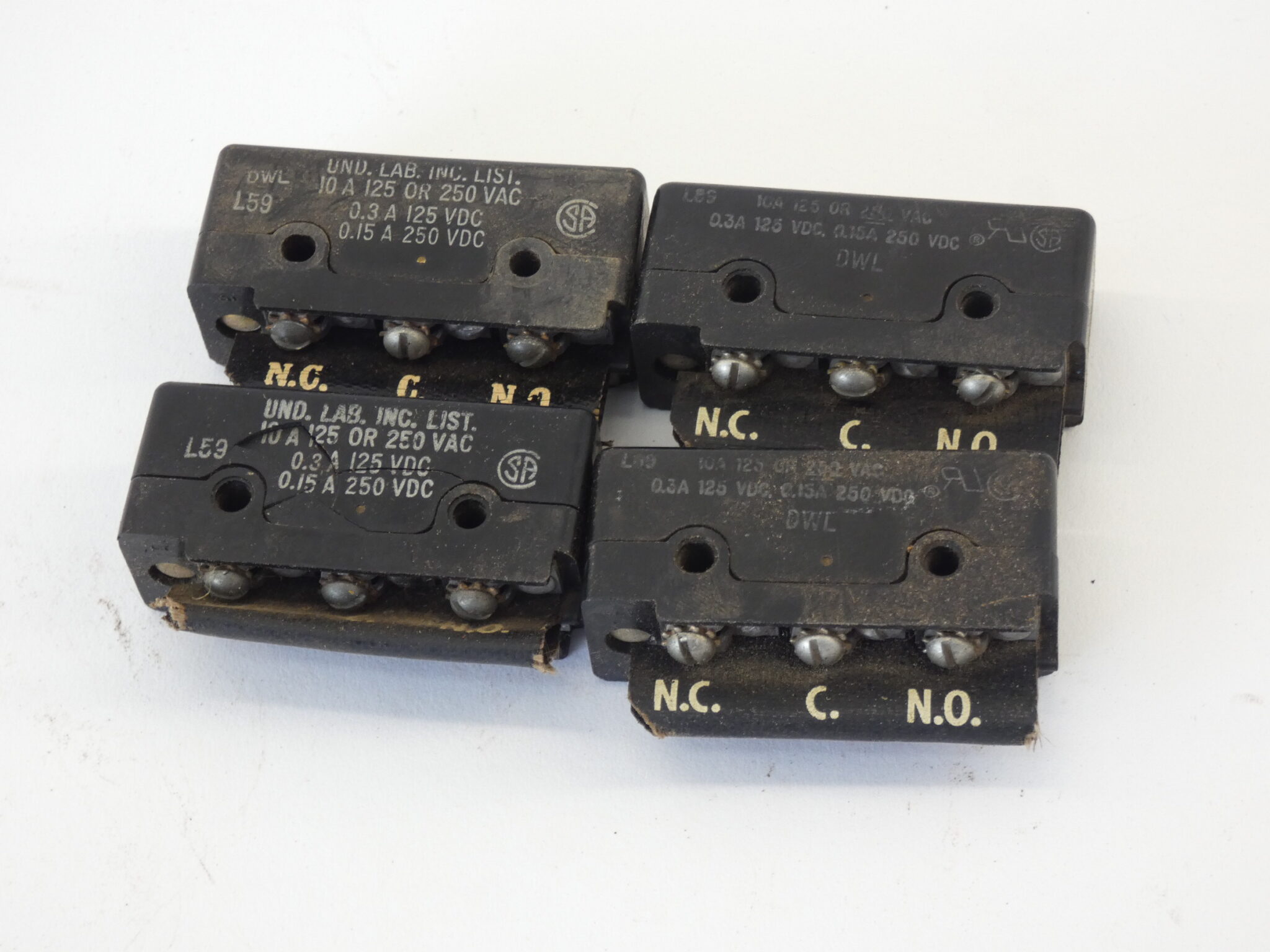 *Lot of 4* Micro Switch DT-2R-A7 Micro Switches – GPM Surplus