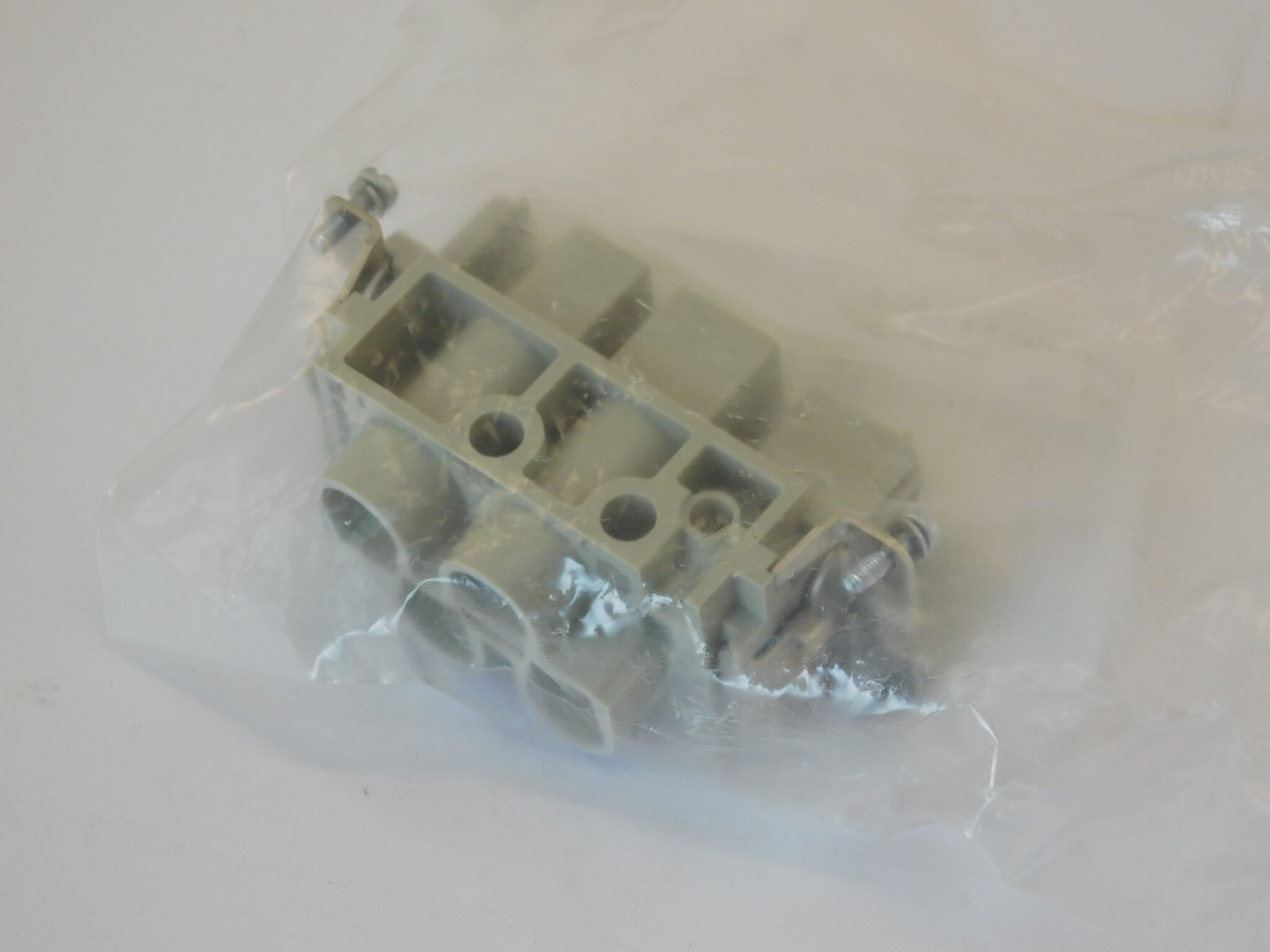 Harting 09380062701 Female Insert Connector, Han K 4/2-BU-S – GPM Surplus