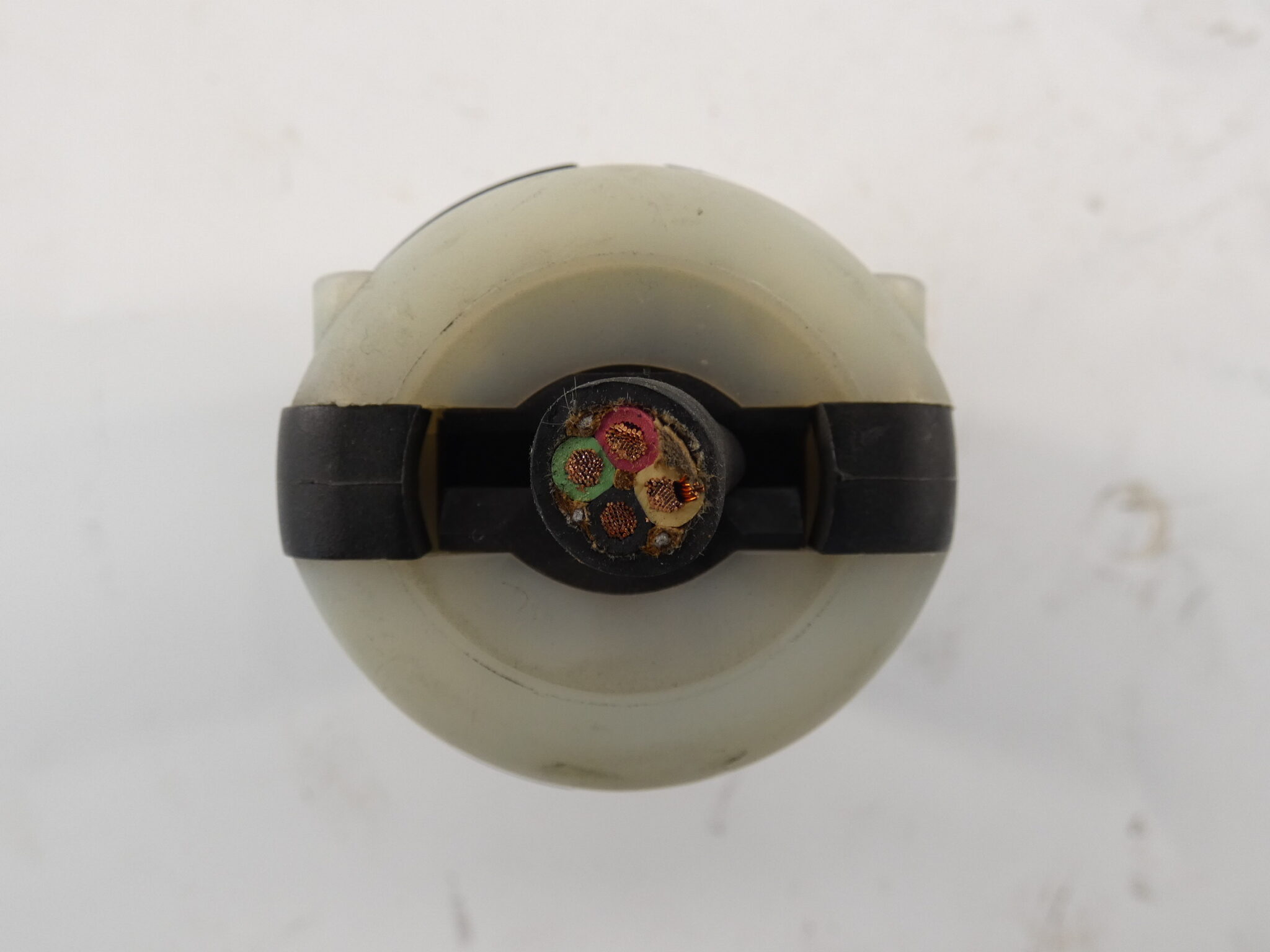 *Lot of 16* Hubbell HBL2423 Twist Lock Female Connector Receptacle ...