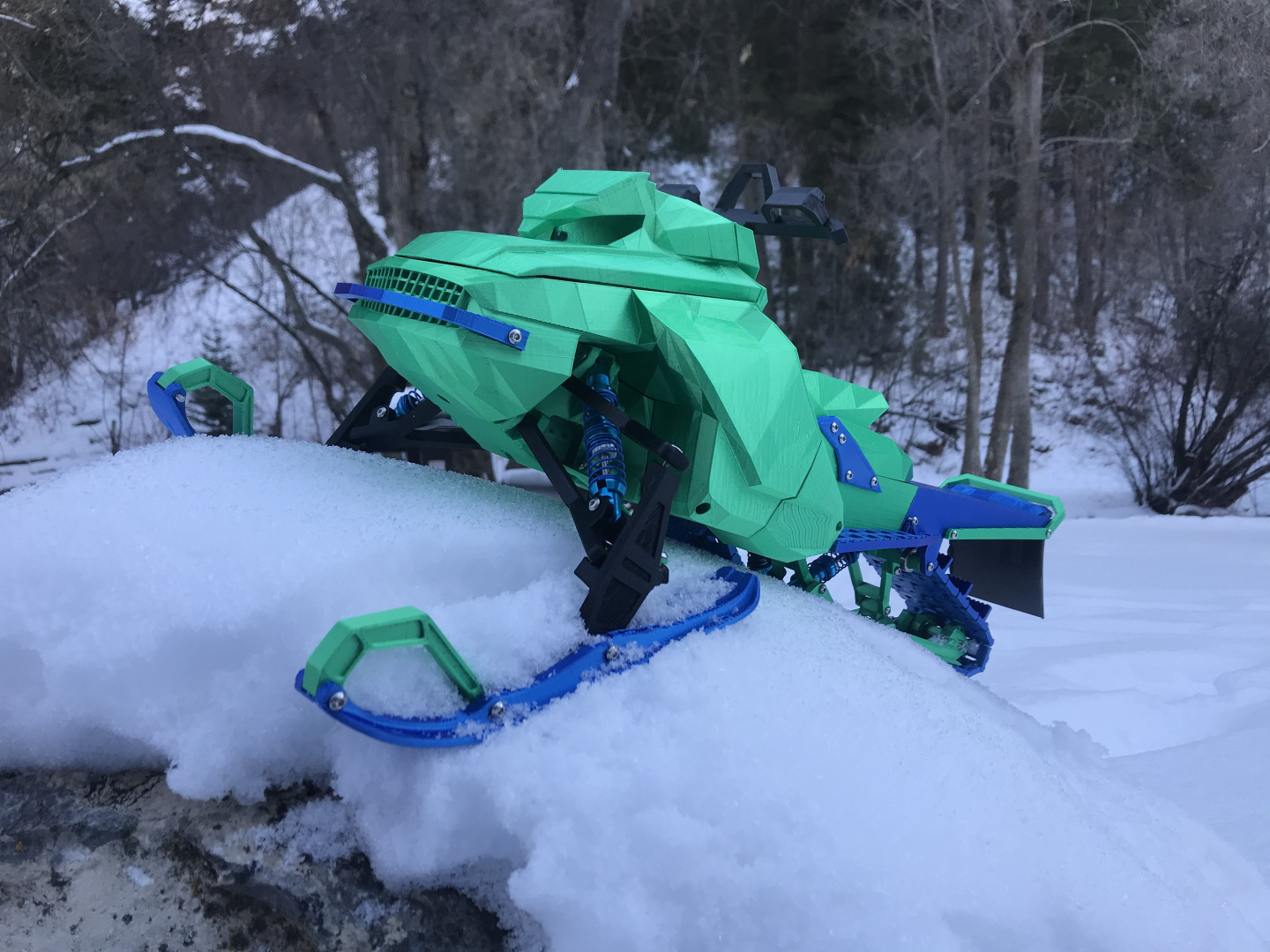 SkeeRide - RC Snowmobile
